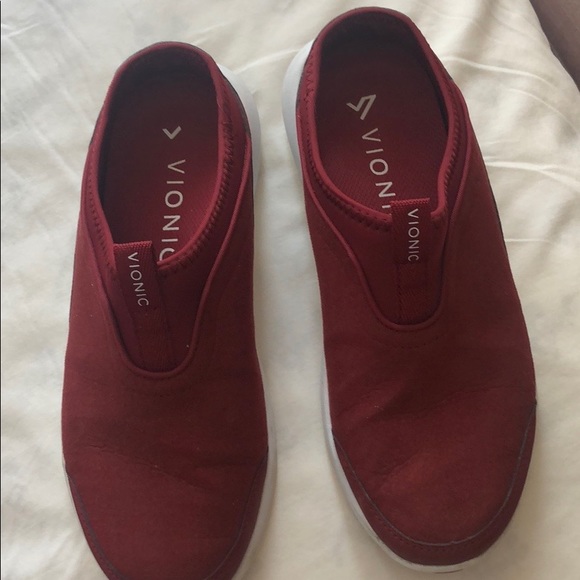 Vionic | Shoes | Athletic Slides | Poshmark